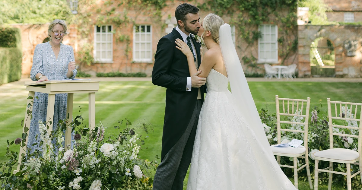 21 beautiful modern wedding readings that celebrate marriage, love and ...